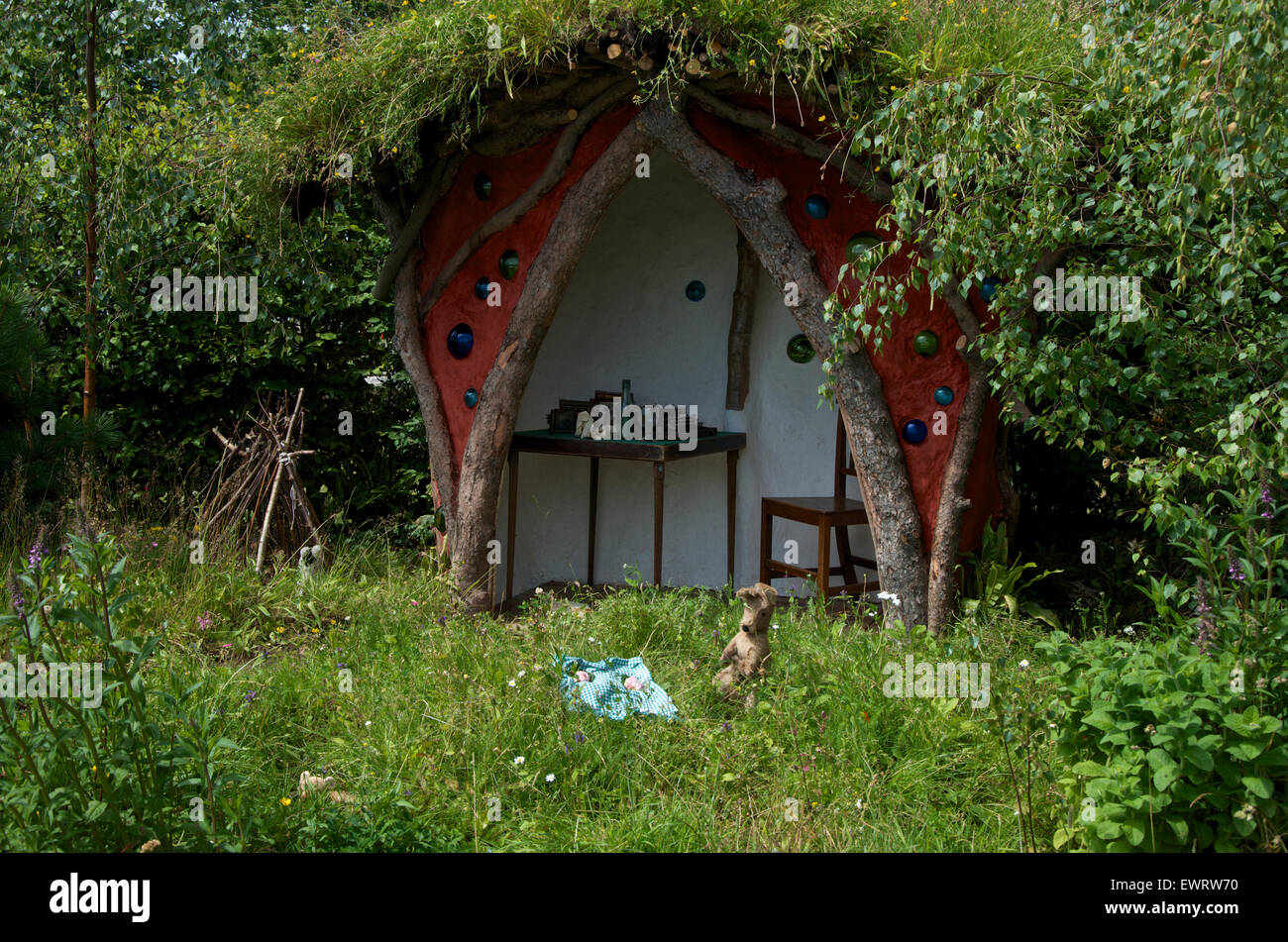 The writer's hut in the Winnie the Pooh Begins his Journey, a garden ...