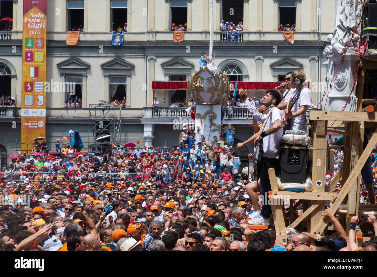 NOLA (NAPLES, ITALY)- JUNE 28, 2015: Gigli di Nola Stock Photo - Alamy