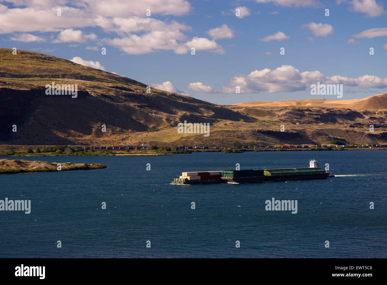 Columbia River view with barge, Columbia River Gorge National Scenic ...