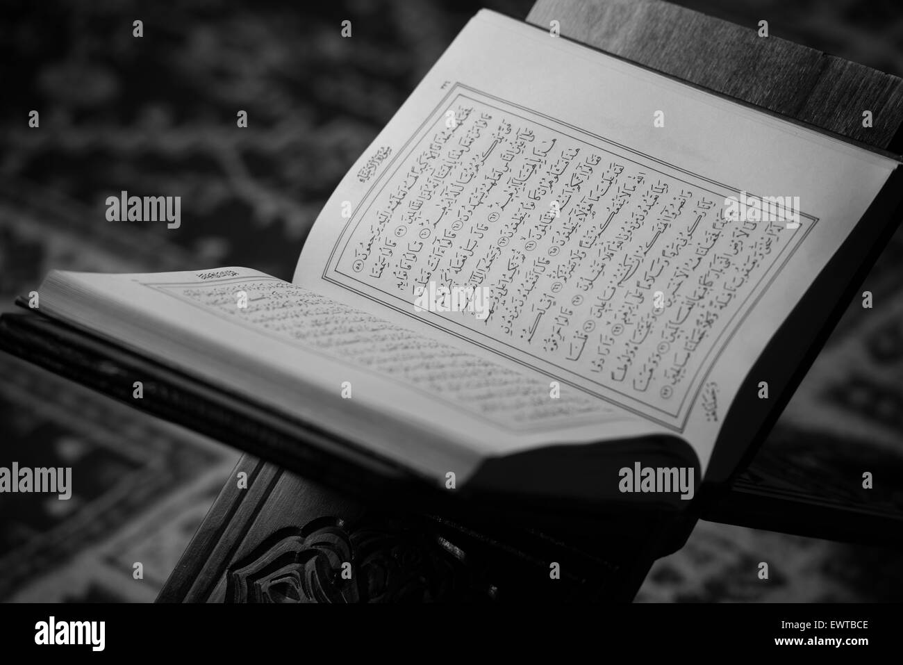 Muslims pray Black and White Stock Photos & Images - Alamy