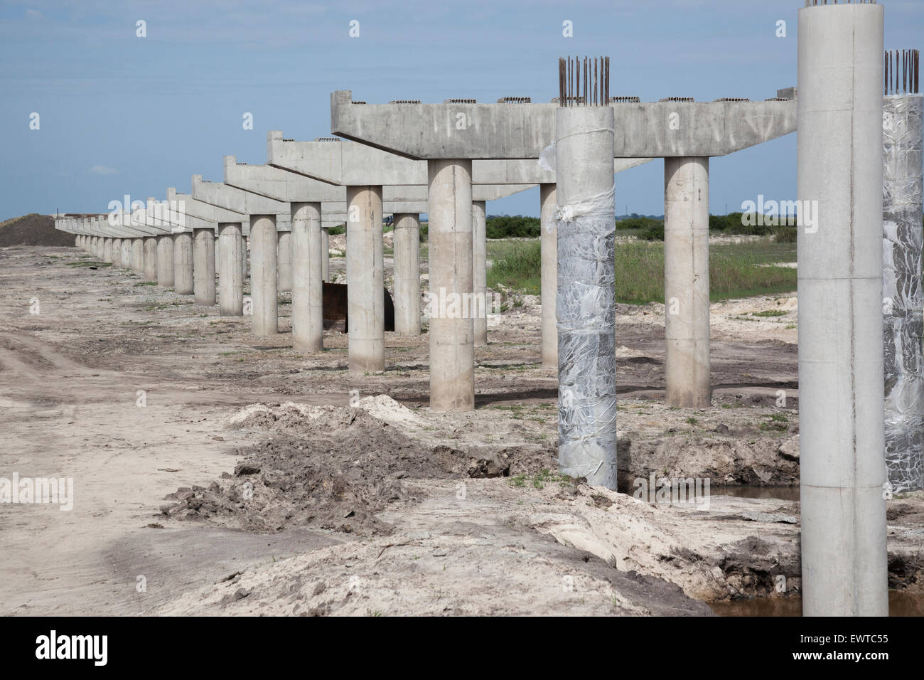 Chinese Bridge construction across the Zambezi Floodplain, Zambia ...