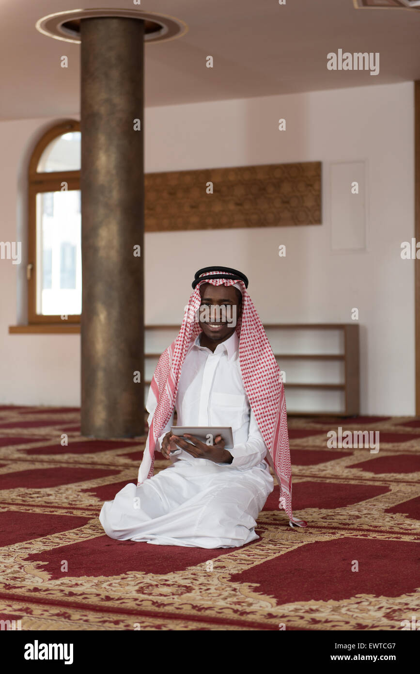 Handsome middle eastern man hi-res stock photography and images - Alamy