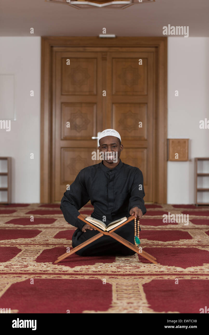 African islamic hi-res stock photography and images - Alamy