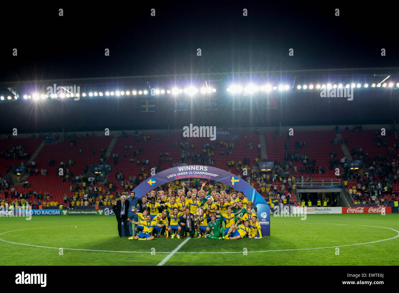 Sweden players celebrate winning the uefa european under 21 ...