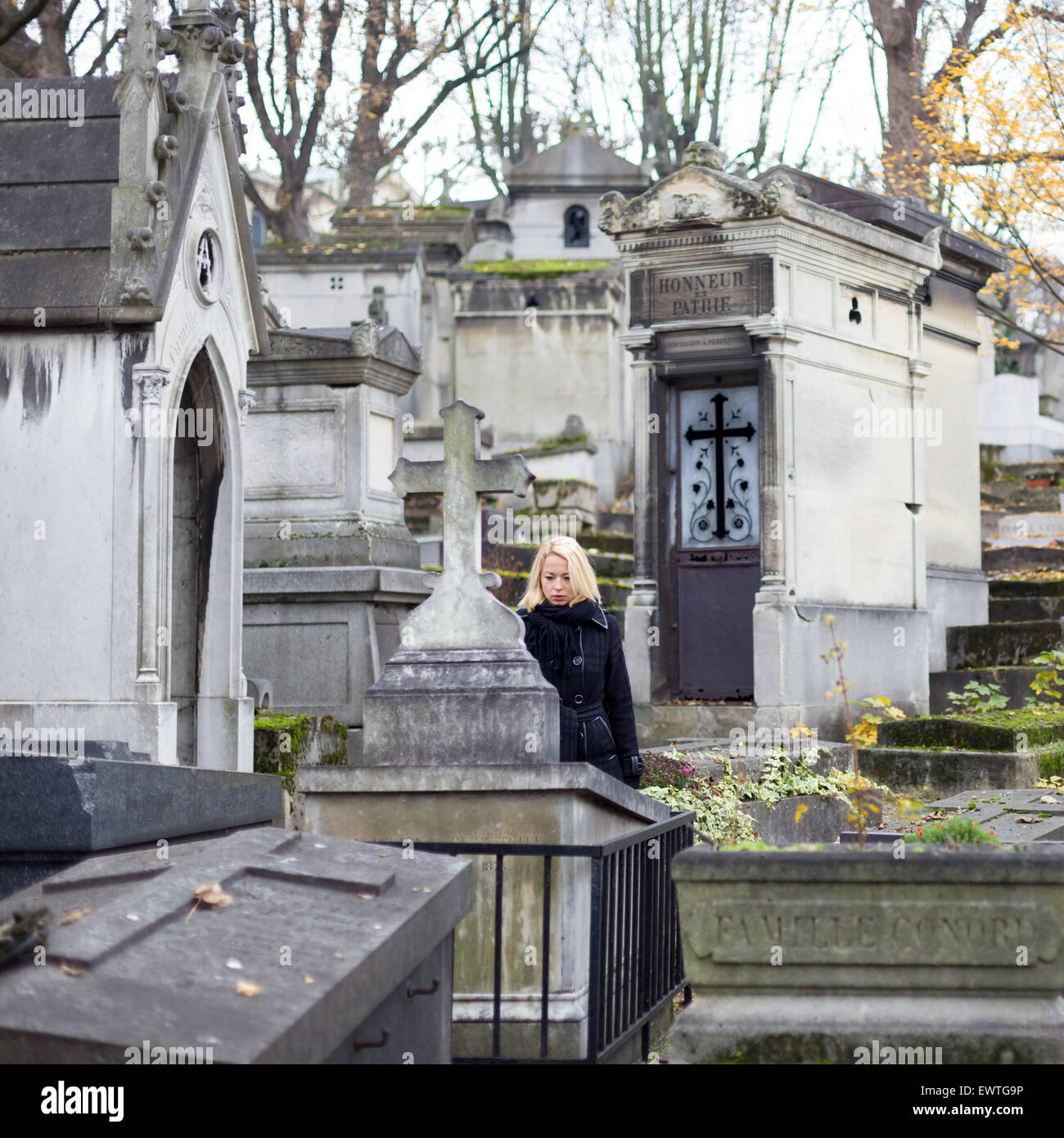 Mourning grave widow hi-res stock photography and images - Alamy