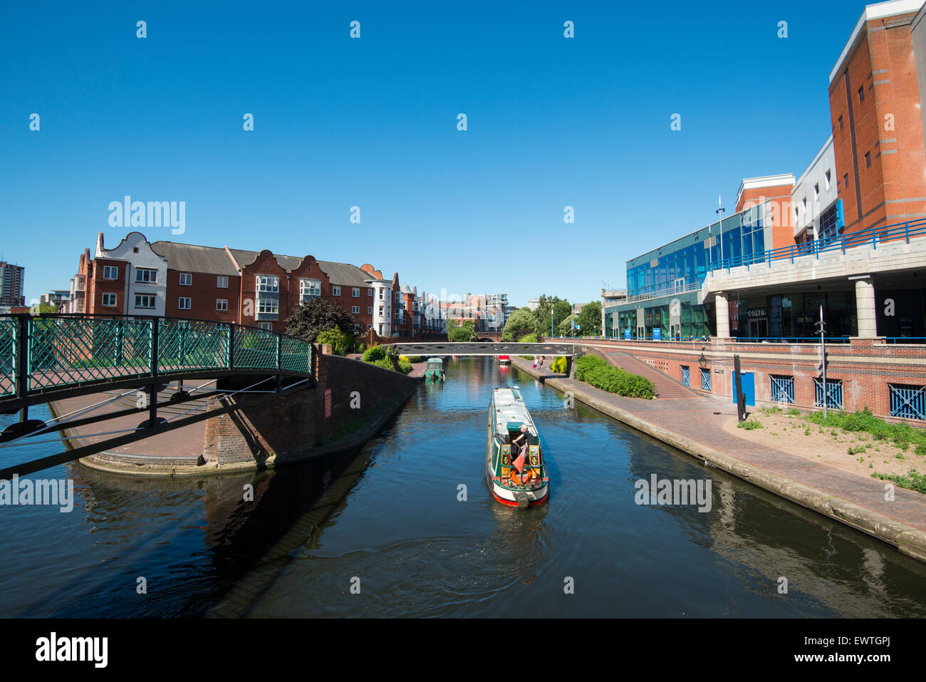 Midlands canal summer hi-res stock photography and images - Alamy