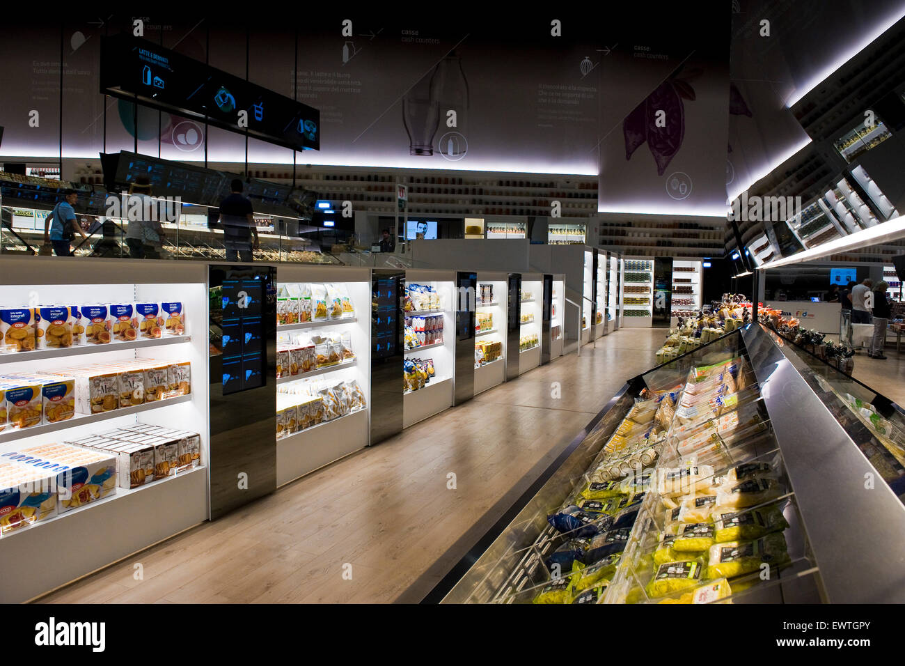 Italy coop supermarket interior hi-res stock photography and images - Alamy