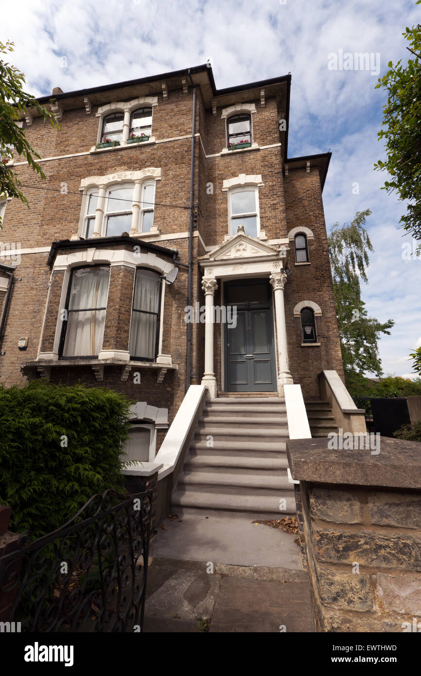 Four story mansion hi-res stock photography and images - Alamy