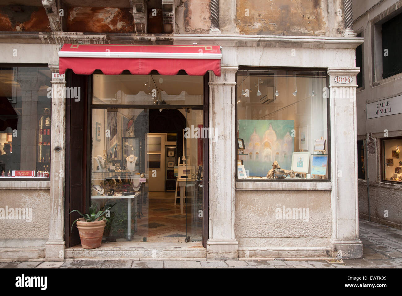 Merchant of Venice Shop, Calle Barcaroli Street, Venice, Italy Stock ...