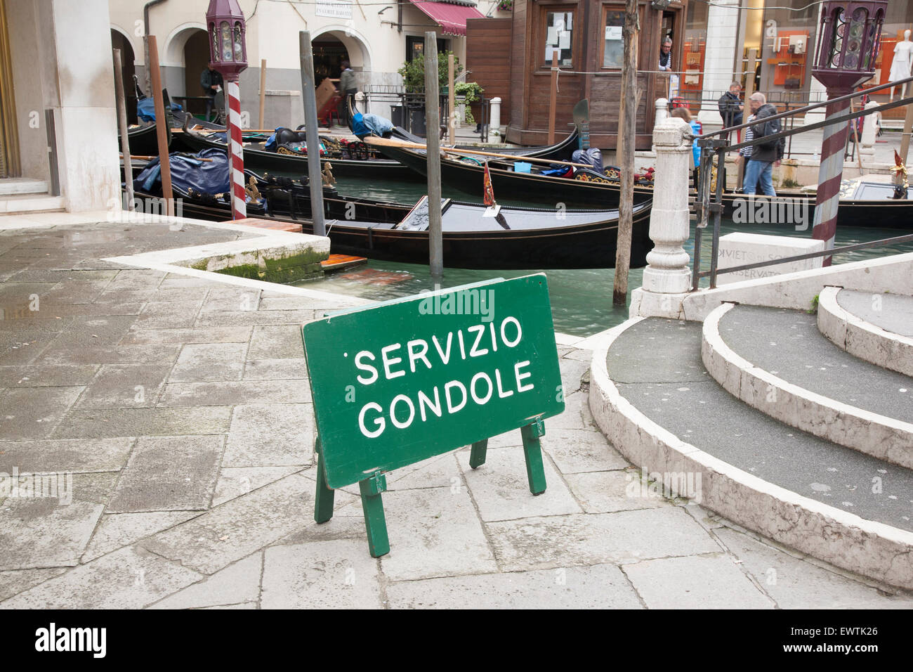 Service of gondola hi-res stock photography and images - Alamy