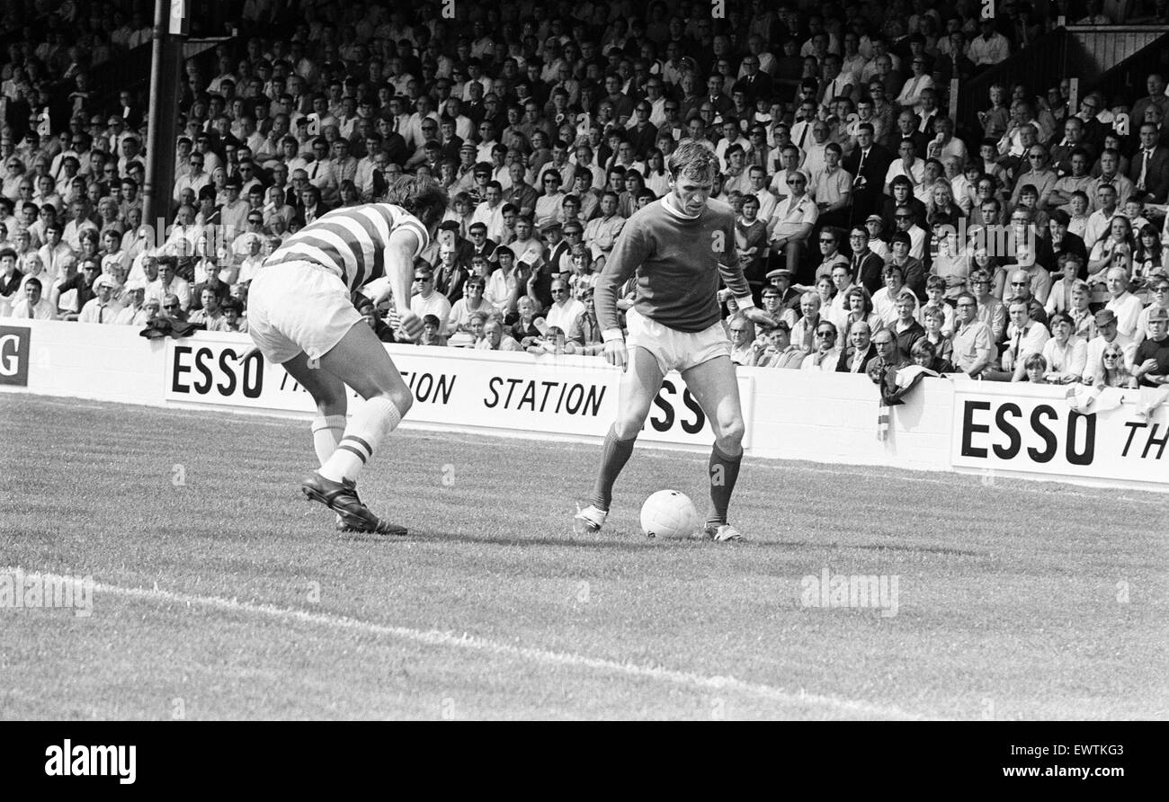 Reading 2-3 Manchester United, Watney Cup match at Elm Park, Saturday ...