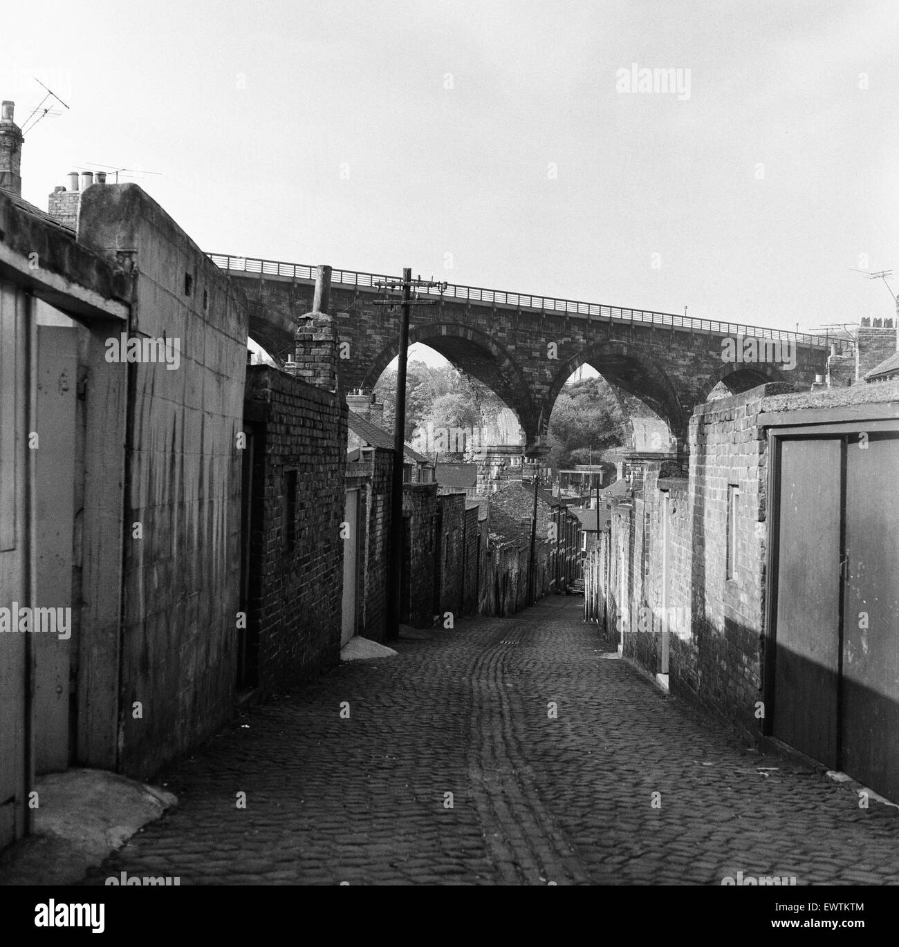 Historical railway bridge hi-res stock photography and images - Alamy