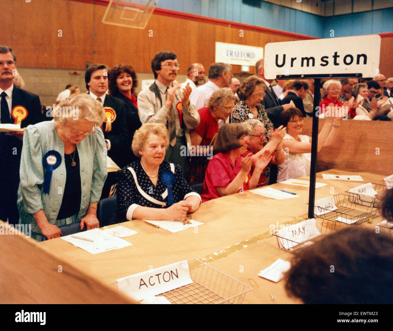 Election night, 1992 General Election, 9th April 1992. Labour picks up ...