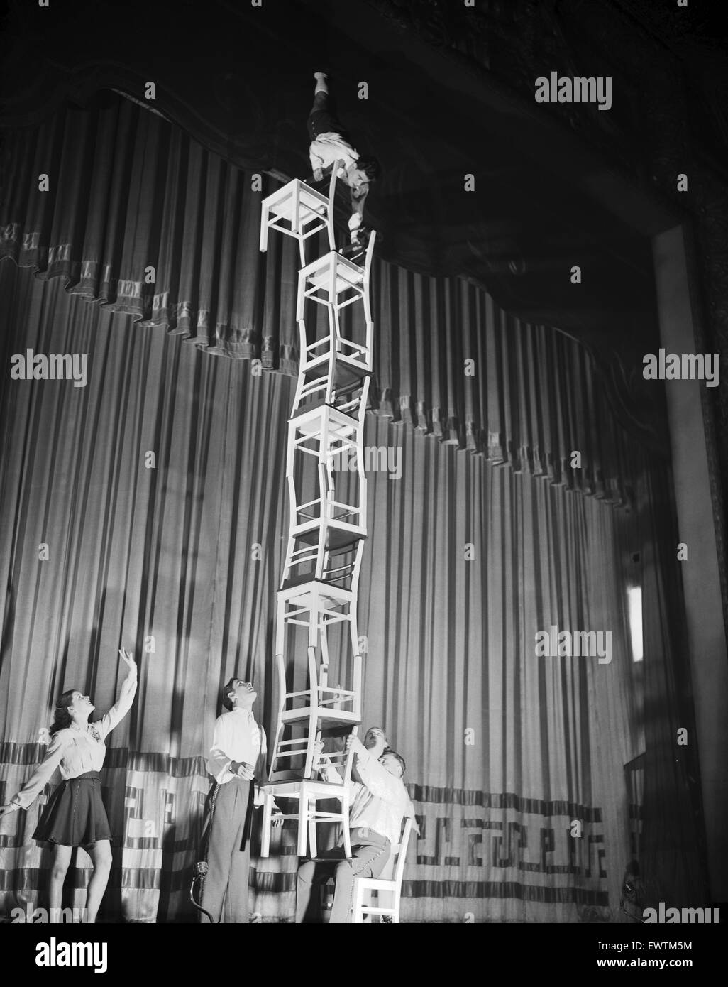 1950s circus acts hi-res stock photography and images - Alamy