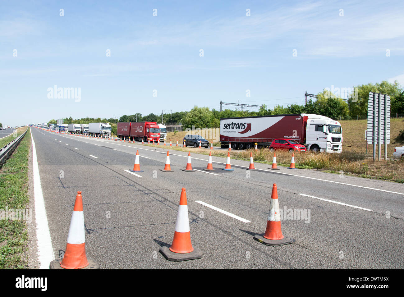 Operation Stack M20 motorway Kent UK 1st July 2015 Stock Photo - Alamy