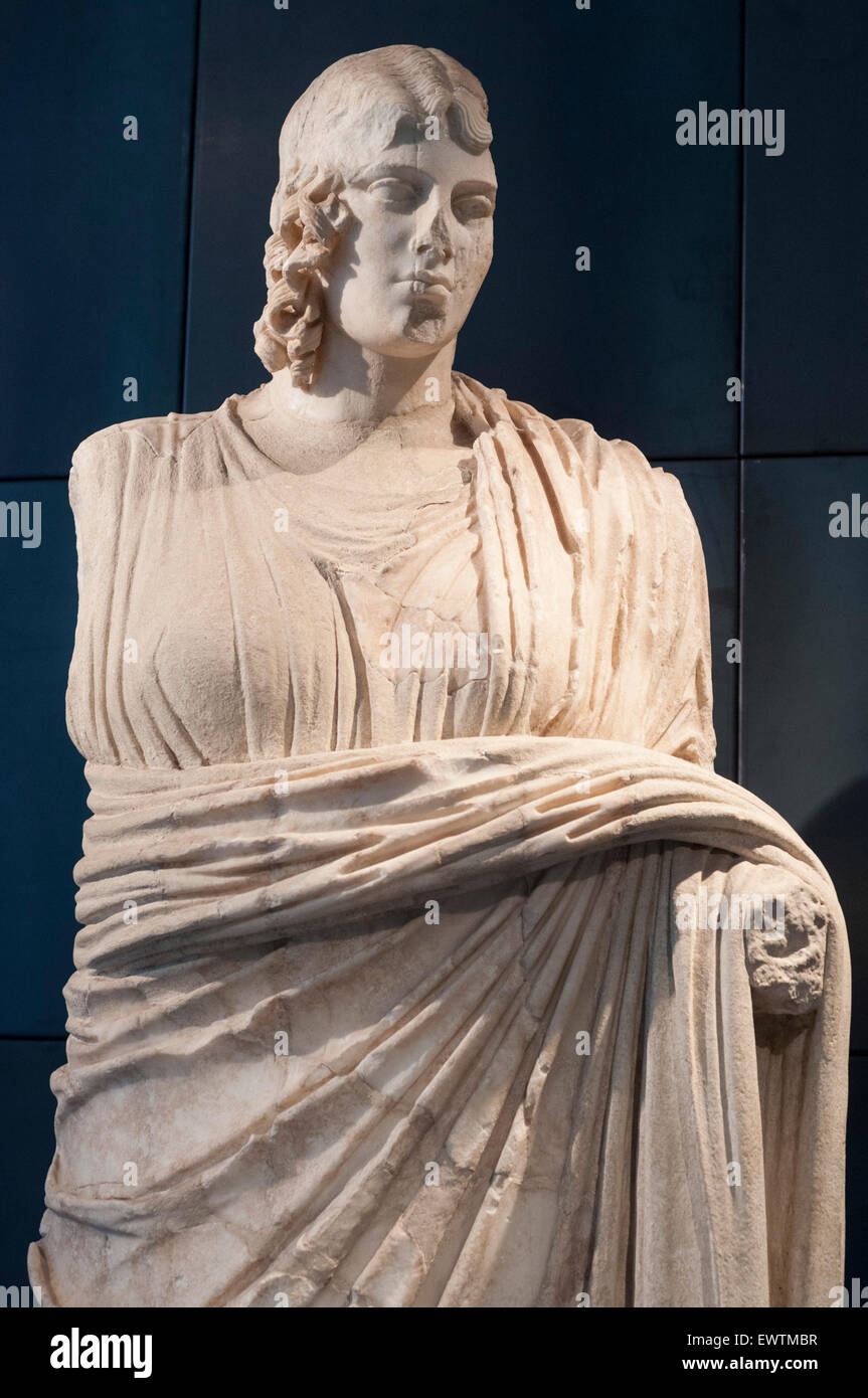 Demeter goddess sculpture hi-res stock photography and images - Alamy