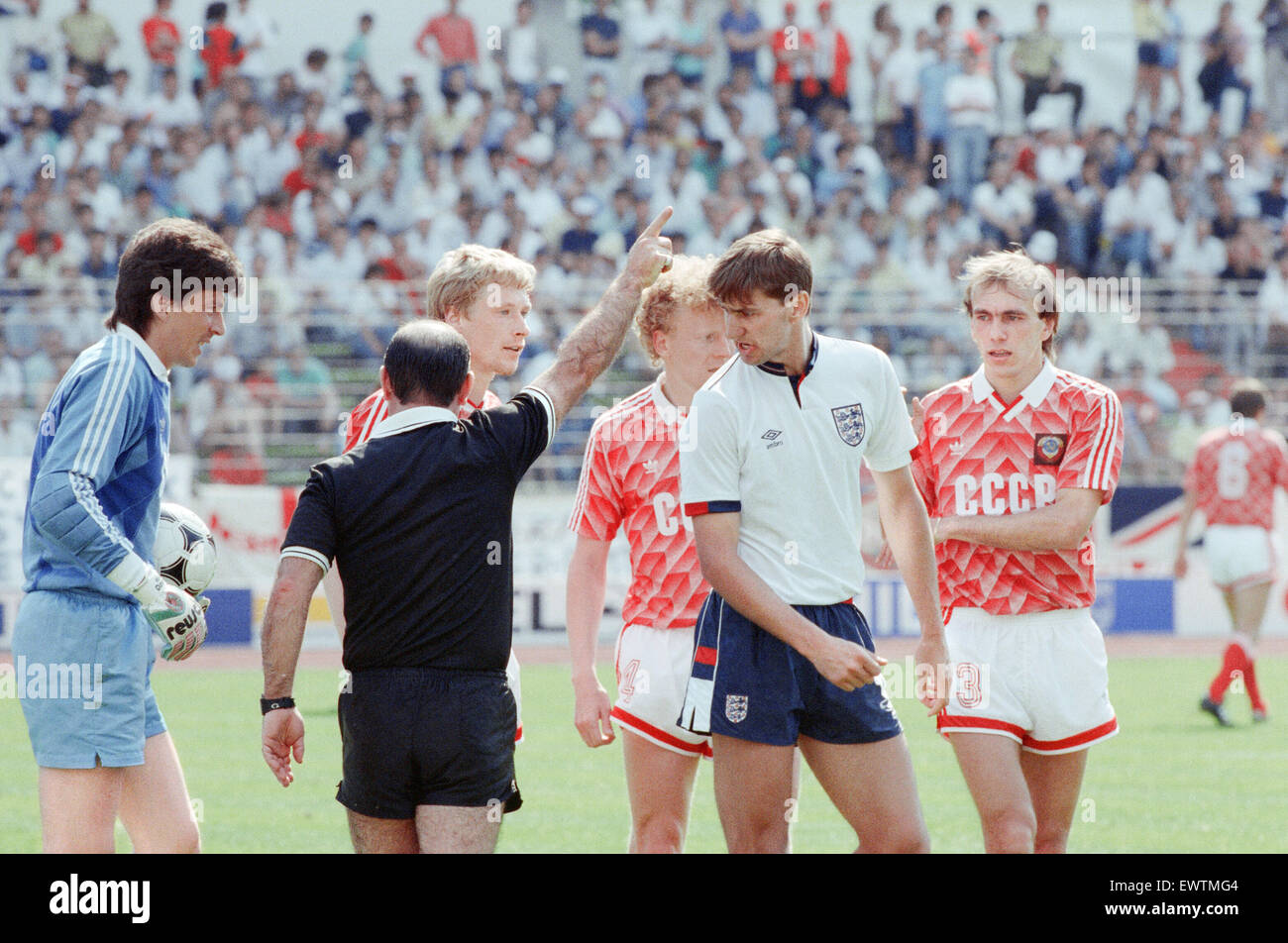 Soviet union football 1980s hi-res stock photography and images - Alamy