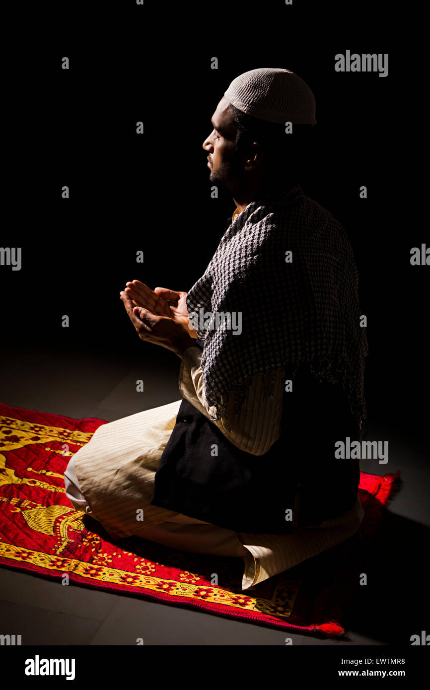 1 indian Muslim man Namaz Stock Photo - Alamy