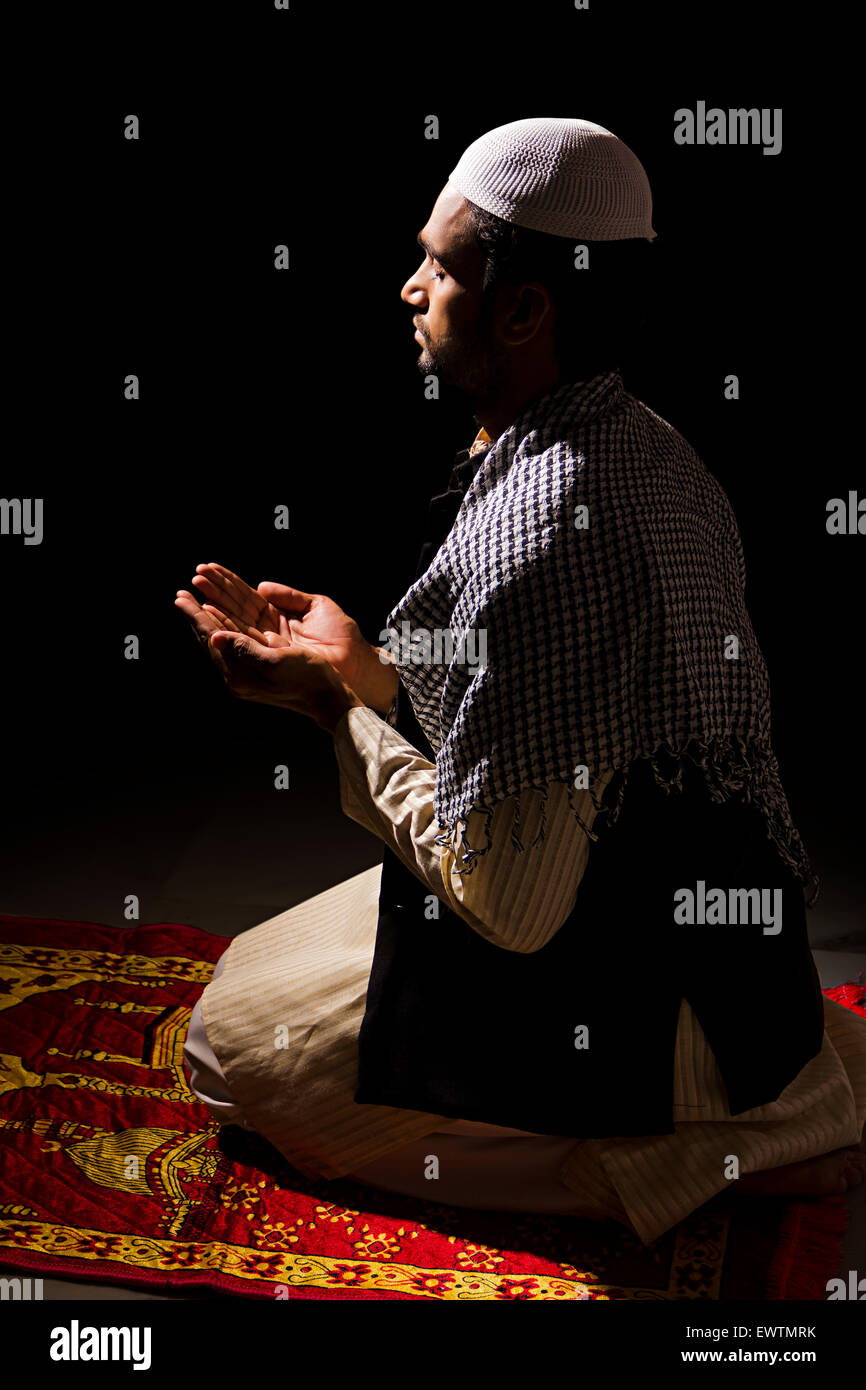 1 indian Muslim man Namaz Stock Photo - Alamy