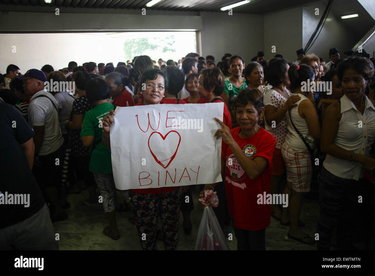 Makati coliseum hi-res stock photography and images - Alamy