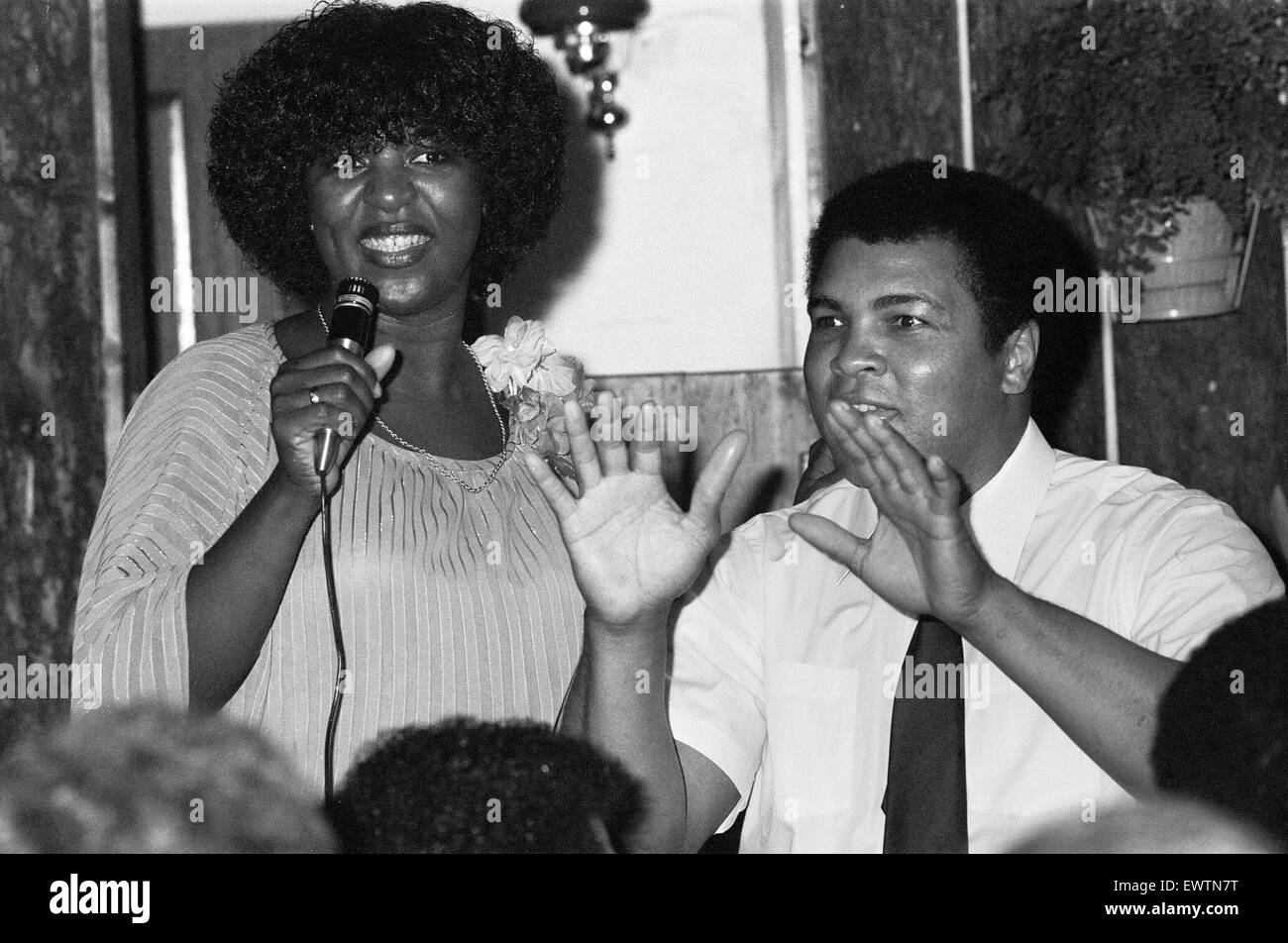 Rustie lee tv chef hi-res stock photography and images - Alamy