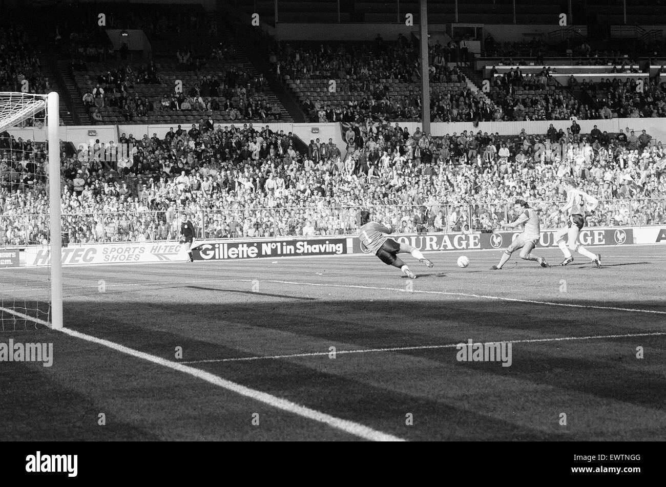 Luton Town 1-4 Reading, 1988 Simod Cup Final, Wembley Stadium, London ...