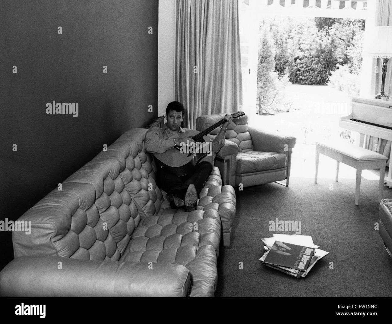 Tom jones home 1967 hi-res stock photography and images - Alamy