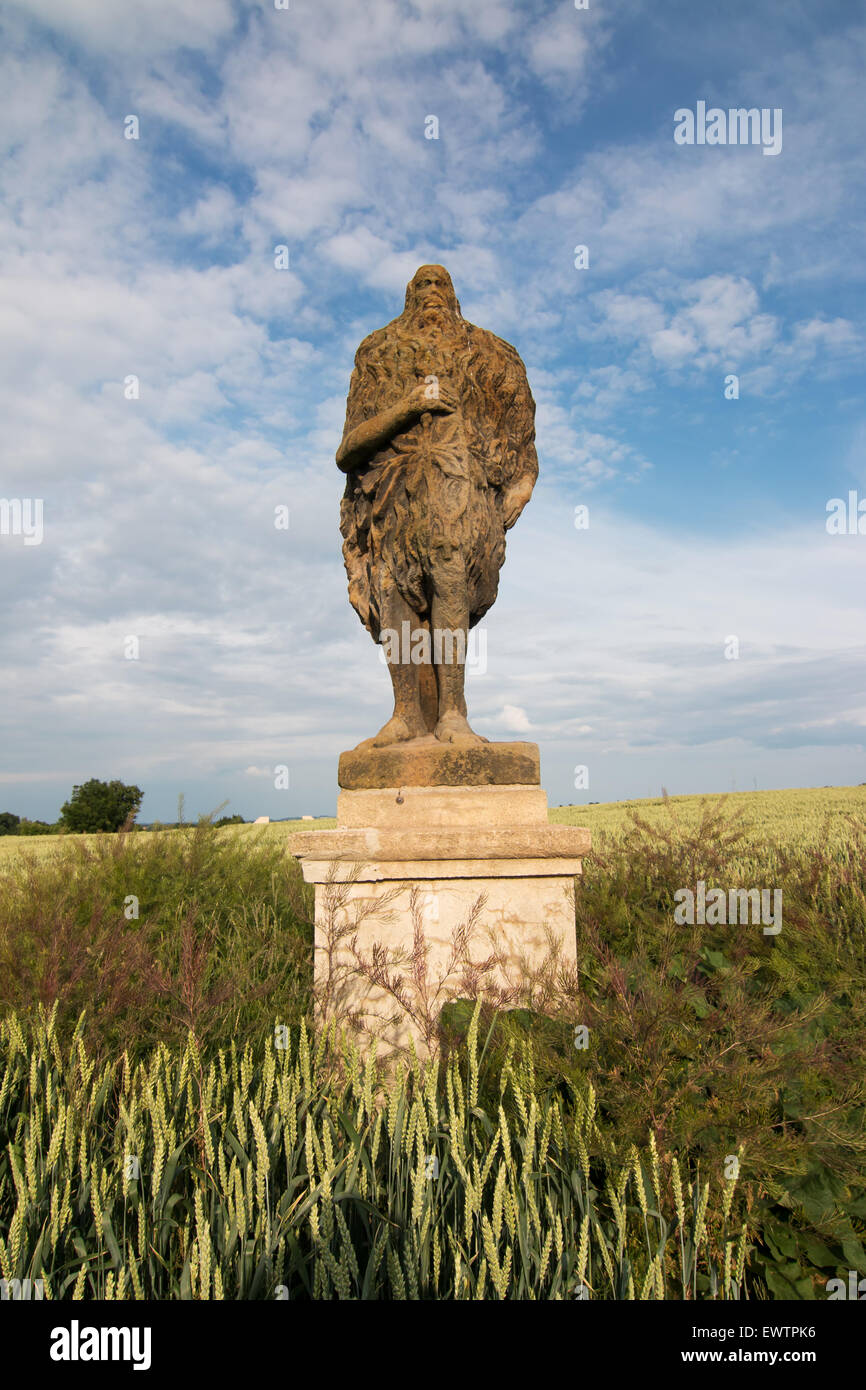 Overgrown statue hi-res stock photography and images - Alamy