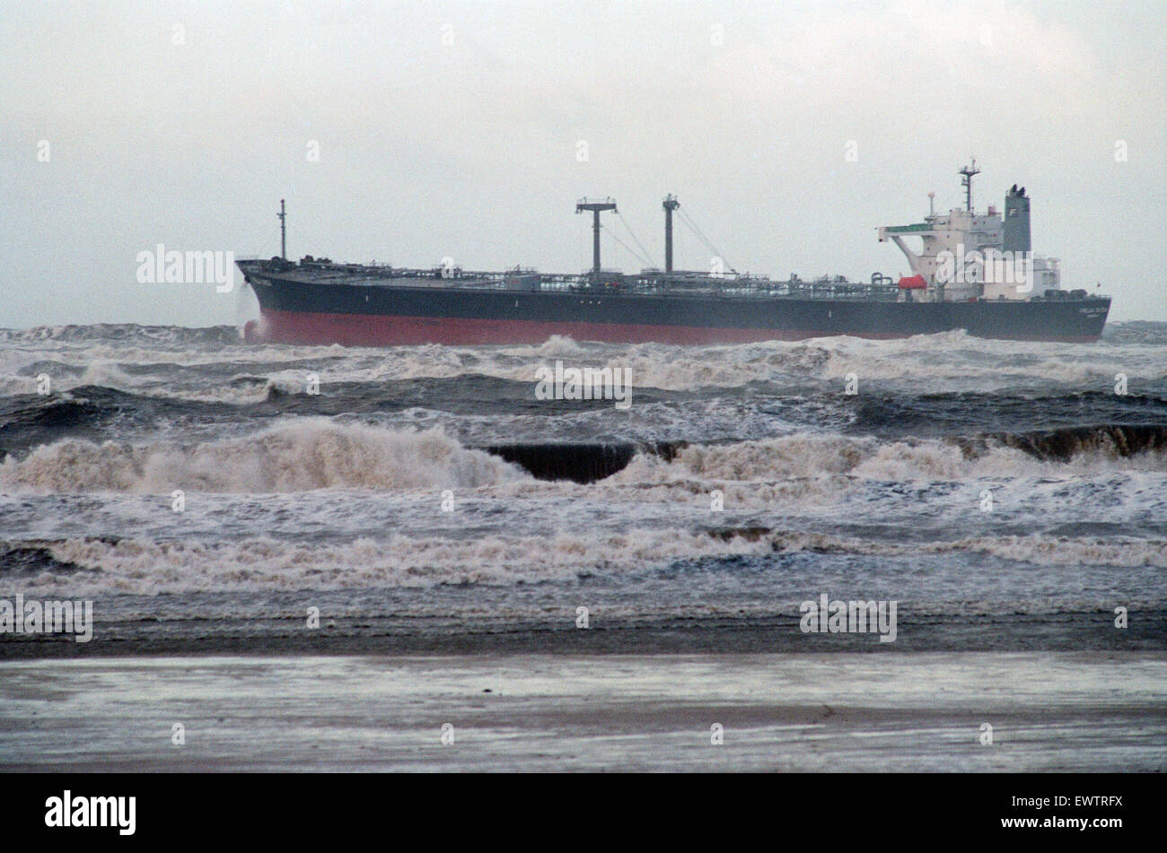 Oil tanker ran aground hi-res stock photography and images - Alamy