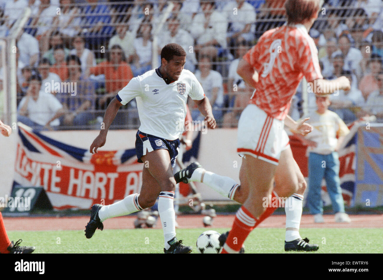 John barnes england hi-res stock photography and images - Alamy