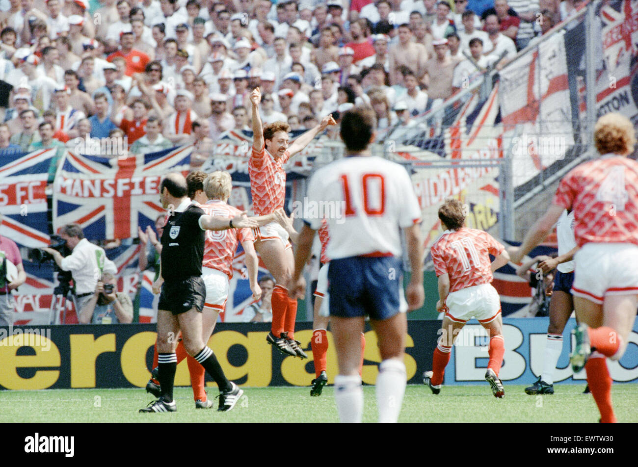 England v Soviet Union 1-3 1988 European Championships, Hanover Germany ...