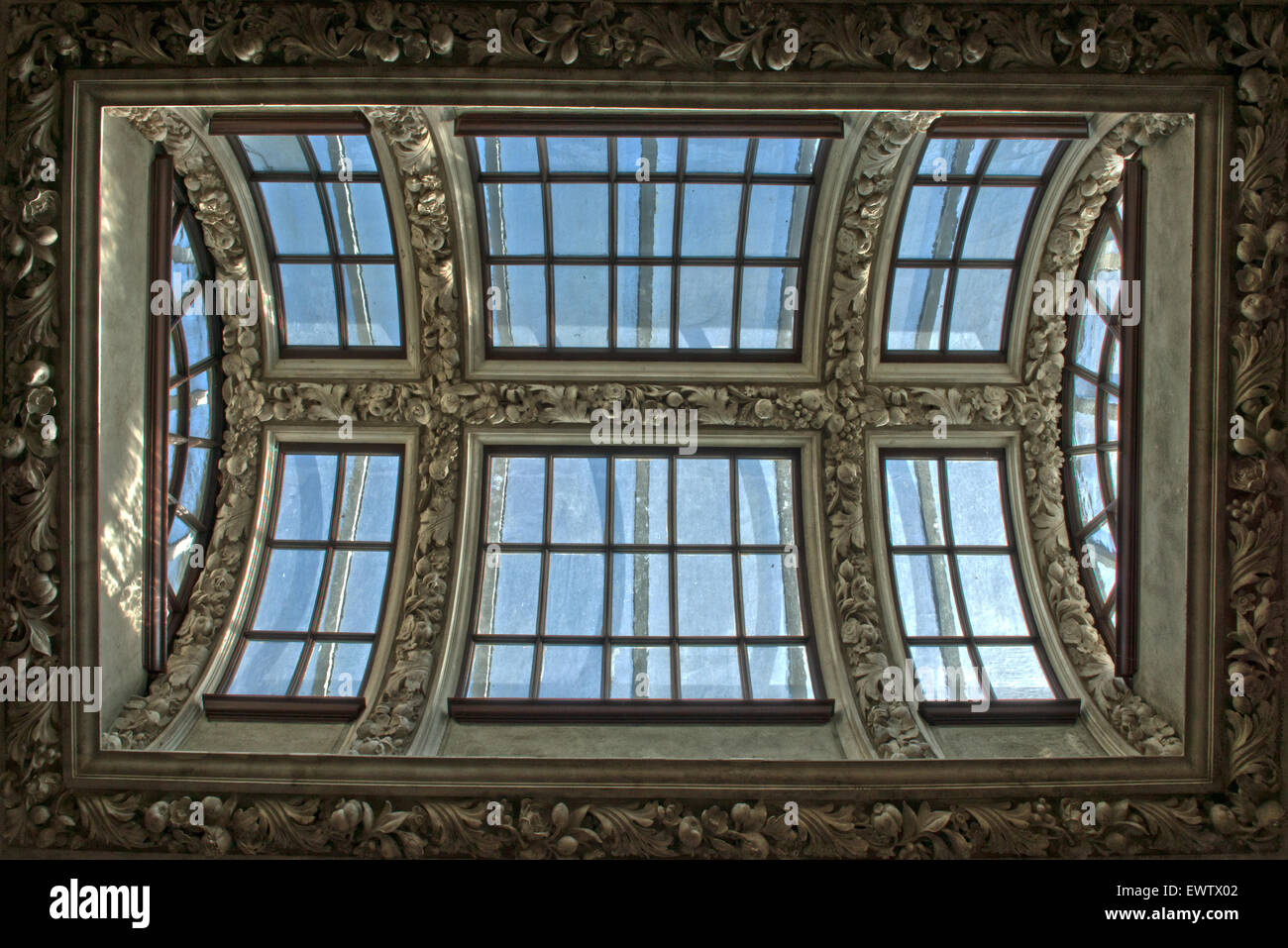 Ornate plasterwork hi-res stock photography and images - Alamy