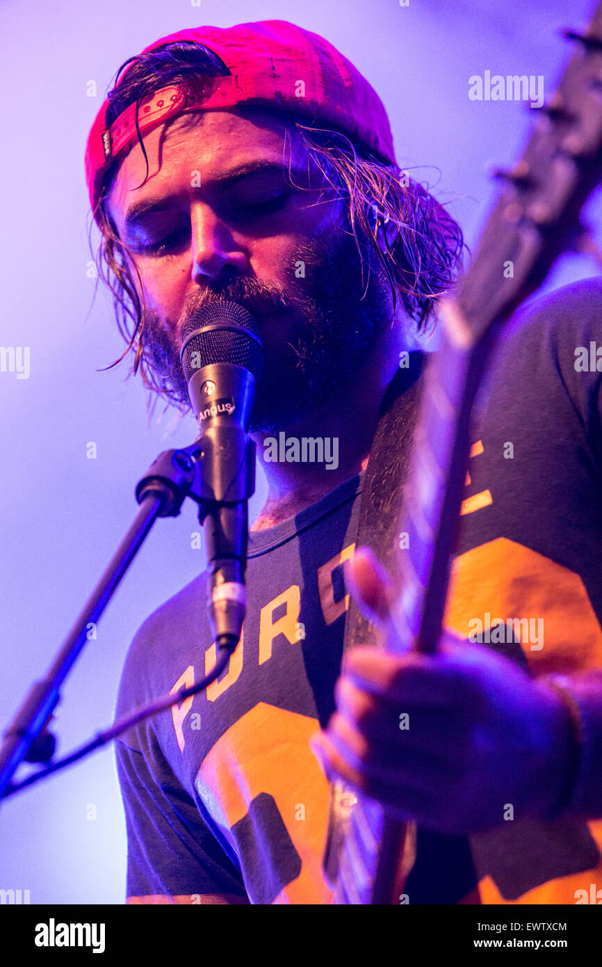 Angus Stone's Instagram, Twitter & Facebook on IDCrawl
