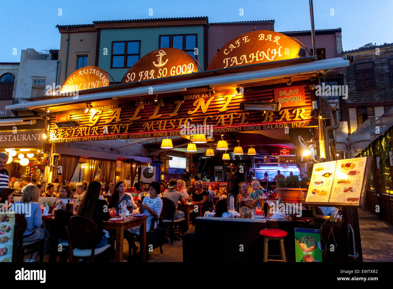 Waterfront restaurant bar hi-res stock photography and images - Alamy