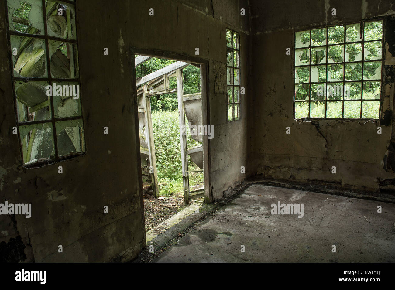 Decaying derelict old building Stock Photo - Alamy