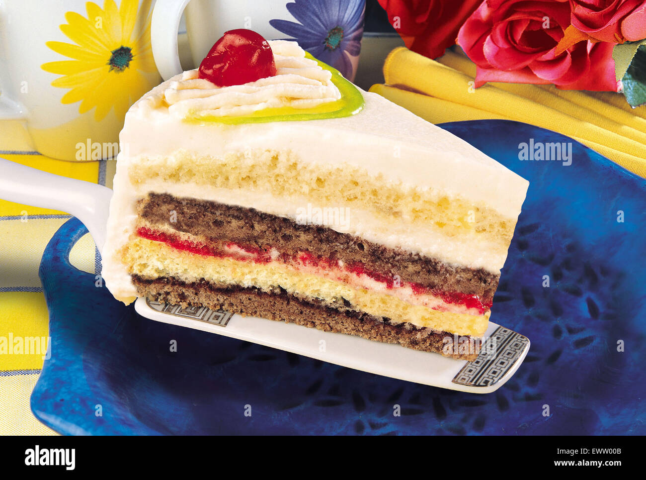 Wedding cake slice hi-res stock photography and images - Alamy