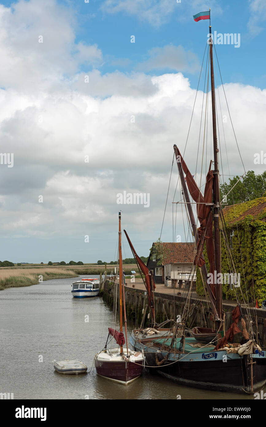 River alde at snape hi-res stock photography and images - Alamy