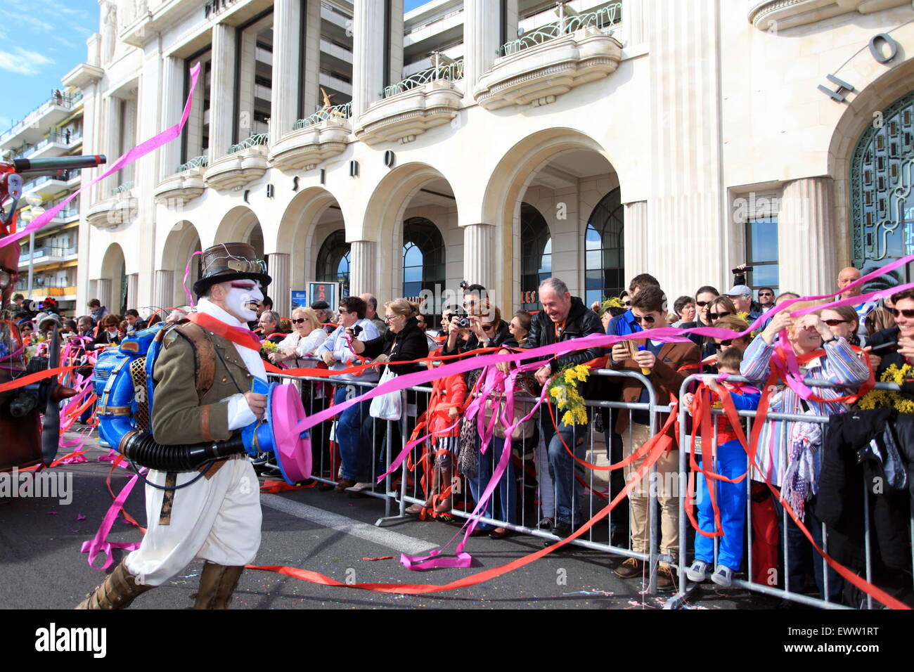 Battle of flowers parade hi-res stock photography and images - Alamy