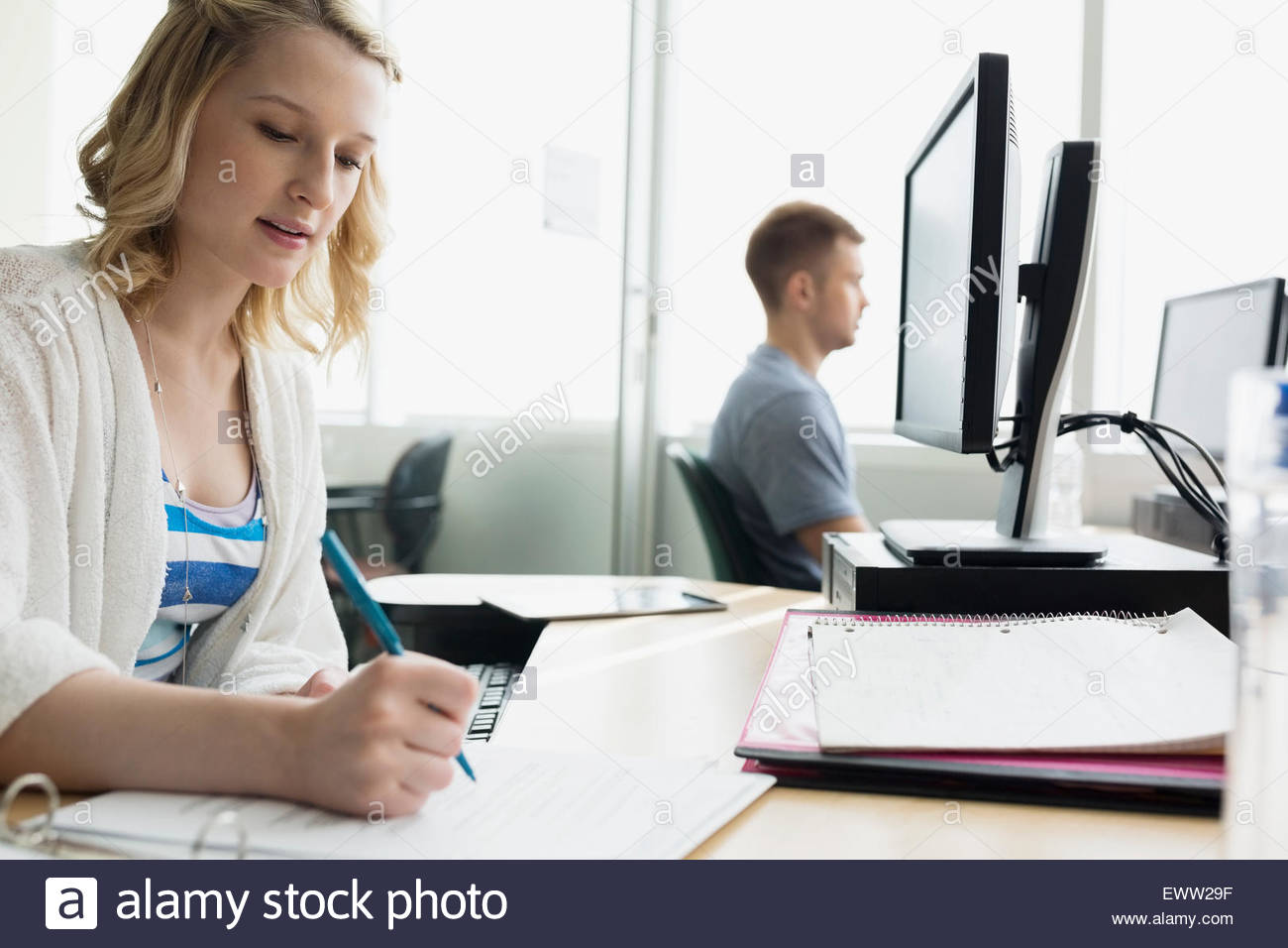 Adult classroom computers hi-res stock photography and images - Alamy