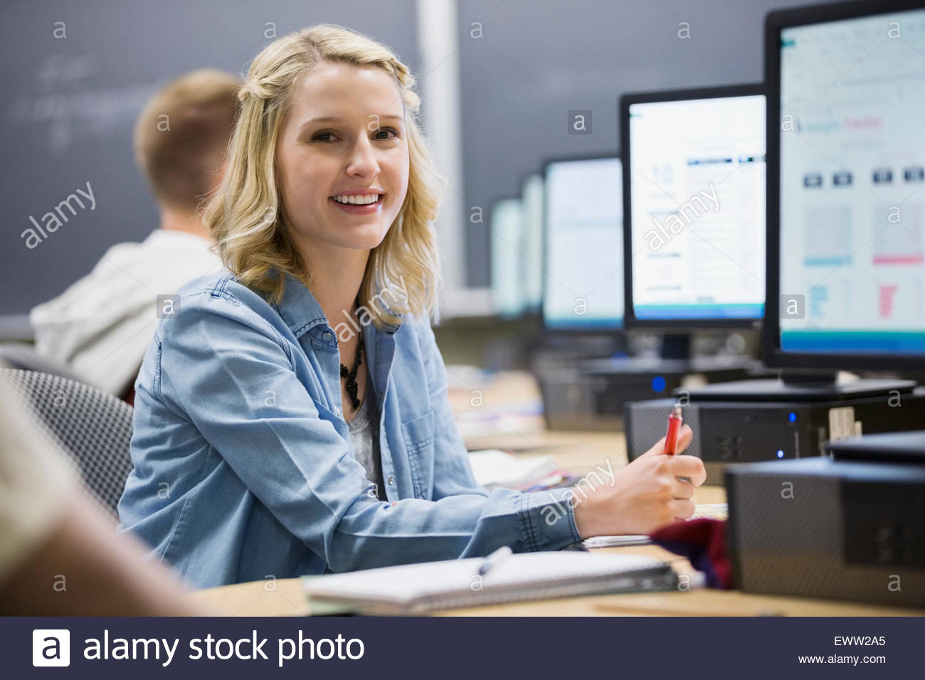 Computer lab classroom hi-res stock photography and images - Alamy