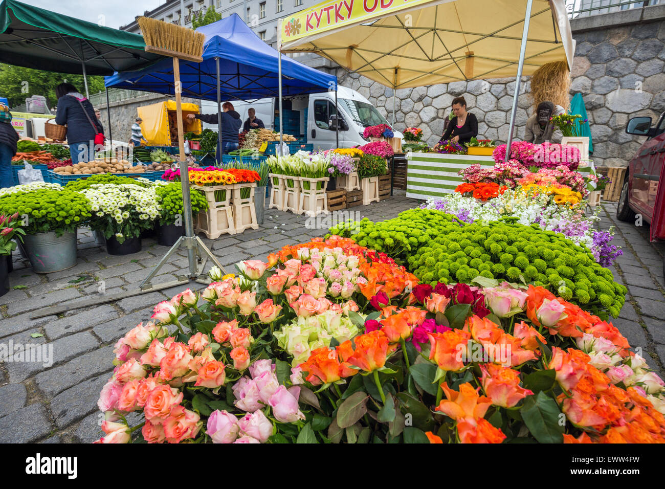 Embankment food markets hi-res stock photography and images - Alamy