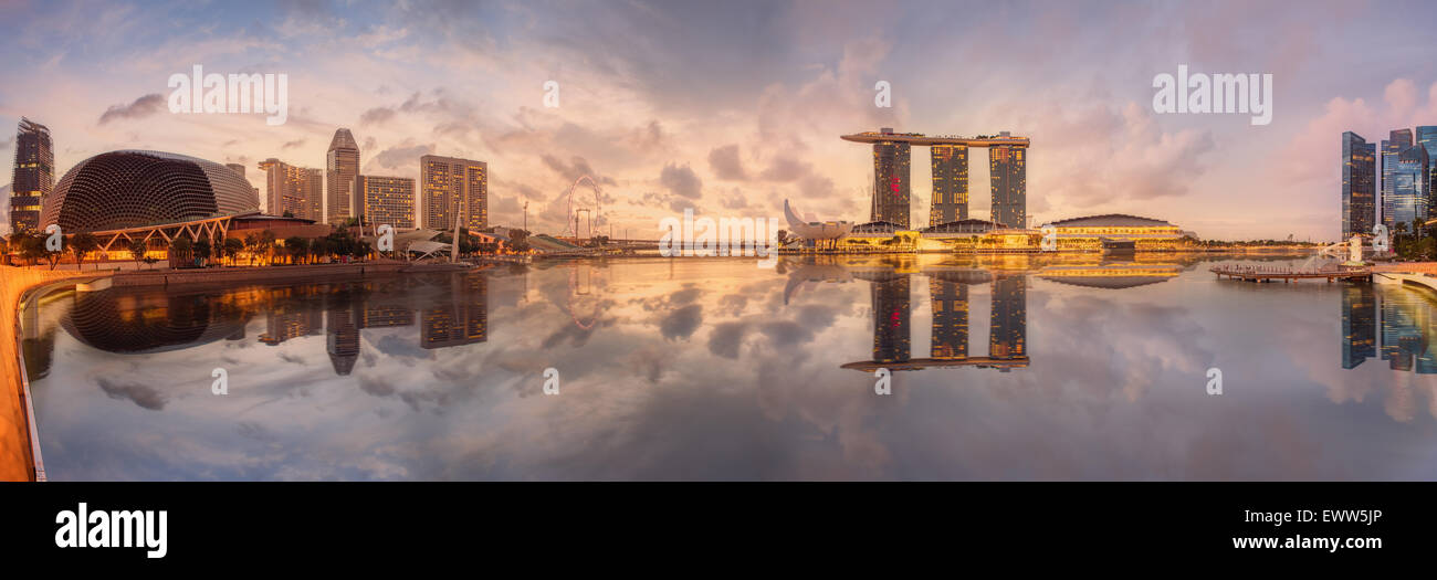 Singapore Skyline and view of skyscrapers on Marina Bay Stock Photo - Alamy