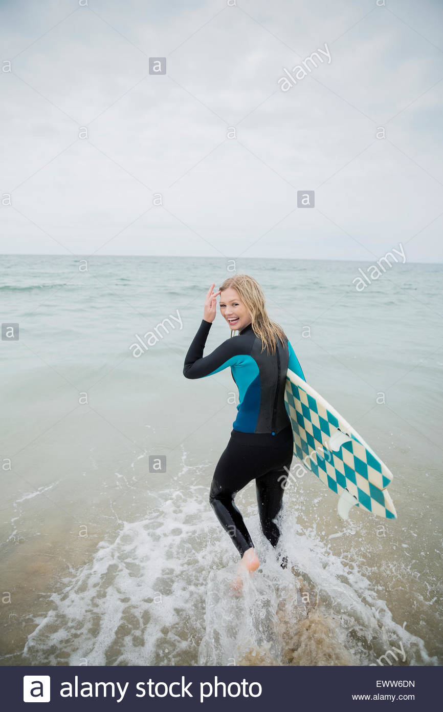 Women wading ocean hi-res stock photography and images - Alamy