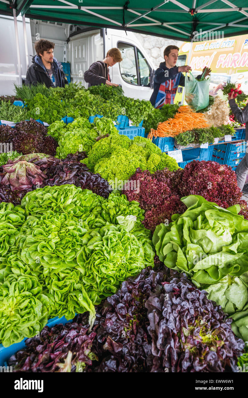 Embankment food markets hi-res stock photography and images - Alamy