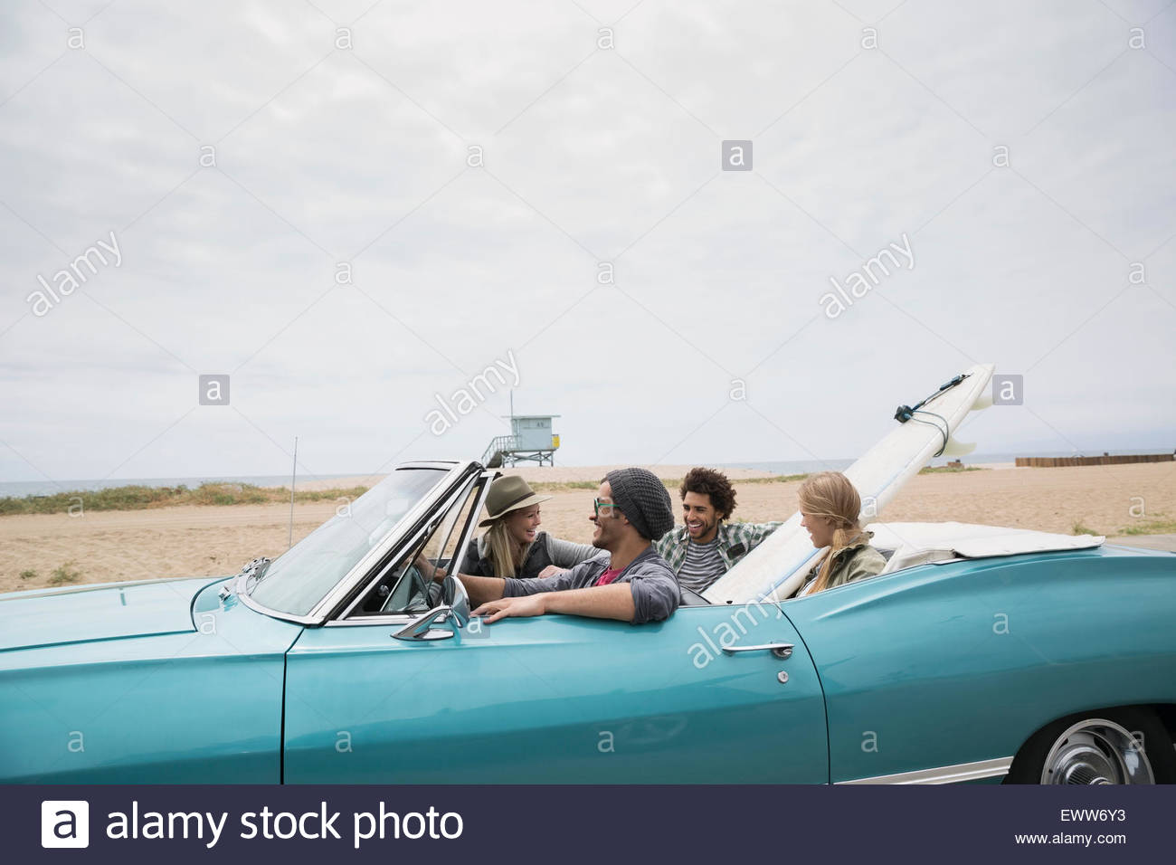 Happy couples in car hi-res stock photography and images - Alamy