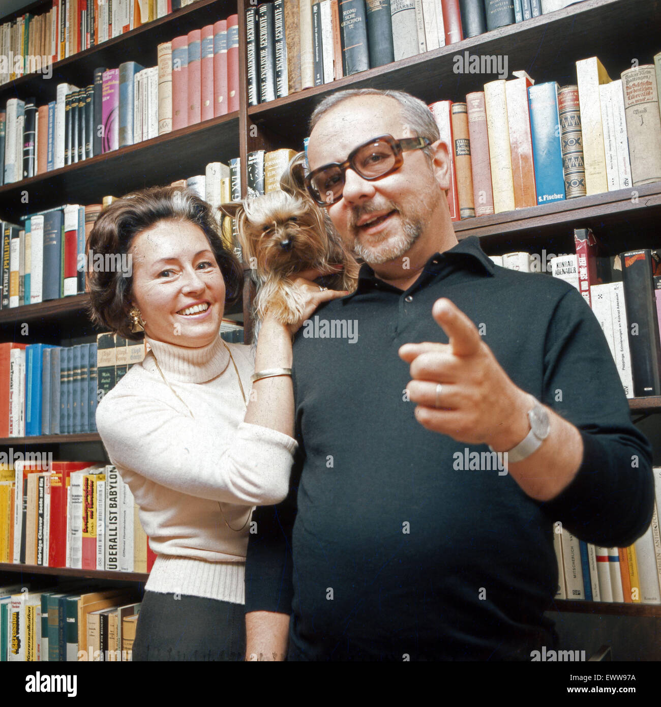 Der deutsche Schauspieler und Hörspielsprecher Hans Korte mit Ehefrau ...