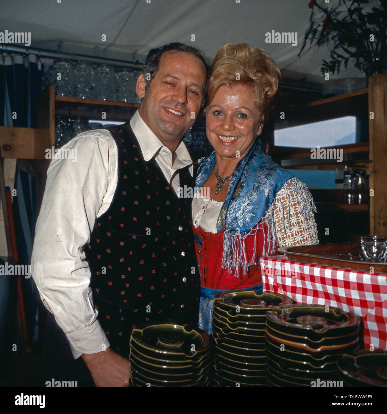 Deutsche volkstümliche Sängerin Maria Hellwig mit Ehemann und Manager ...