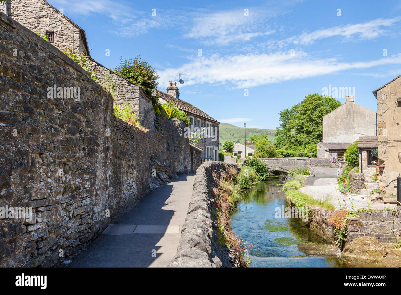 Peakshole Water, Castleton in Summer. Derbyshire, Peak District ...