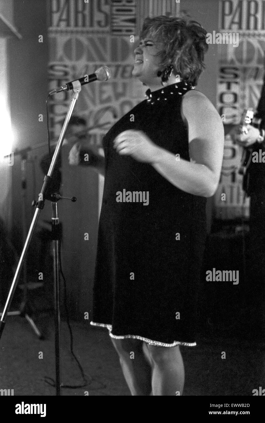 Deutsche Schauspielerin und Sängerin Trude Herr, Deutschland 1960er ...