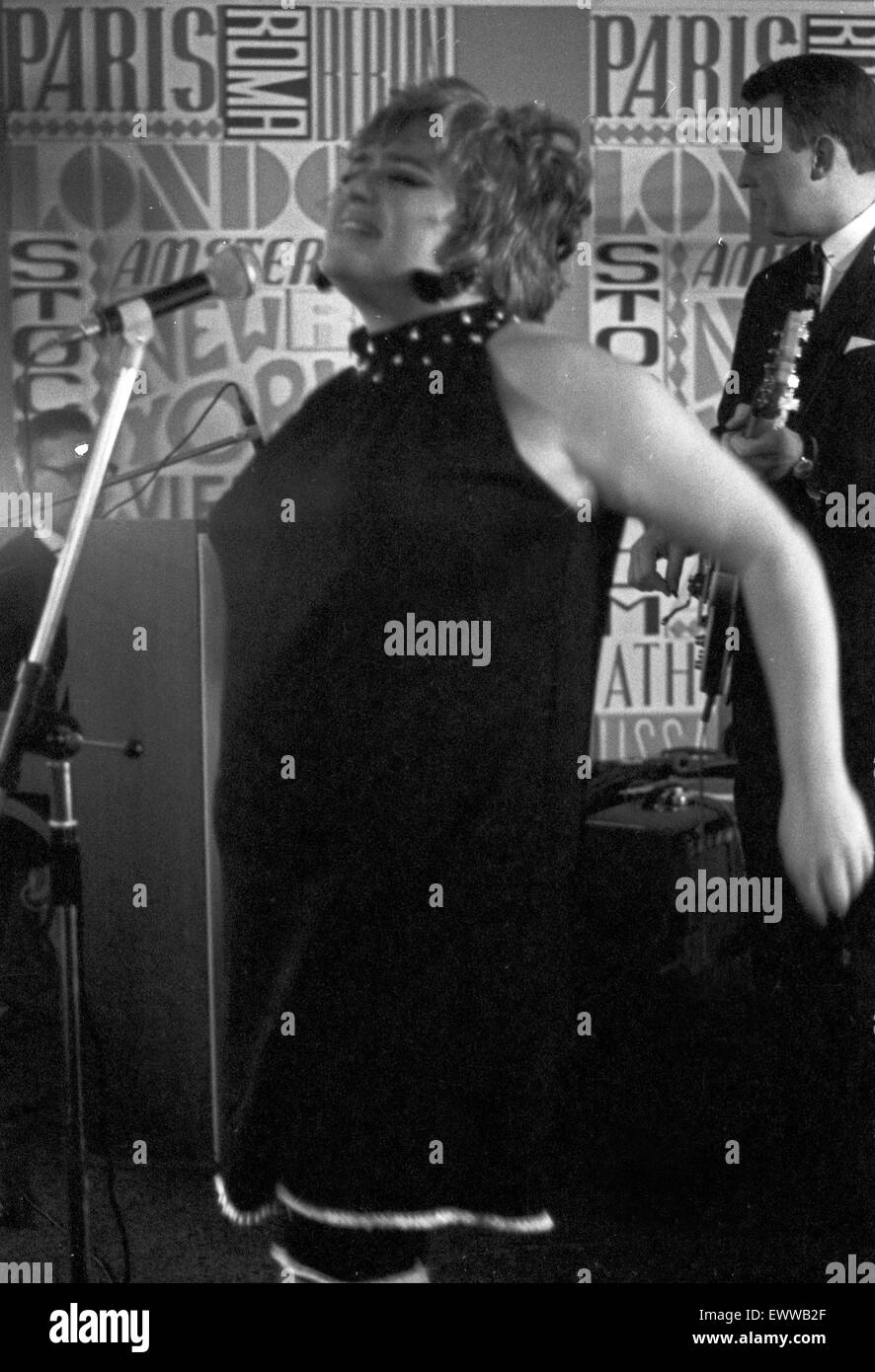 Deutsche Schauspielerin und Sängerin Trude Herr, Deutschland 1960er ...